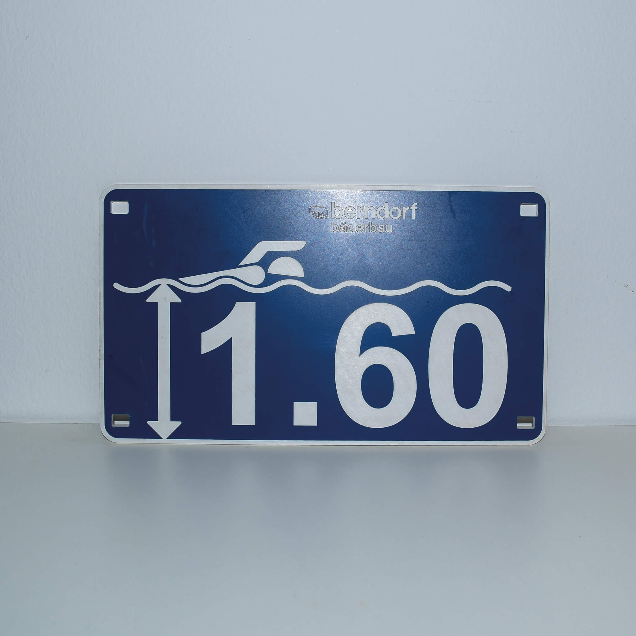 Wassertiefentafel Schwimmersymbol – Shop | Berndorf Baederbau